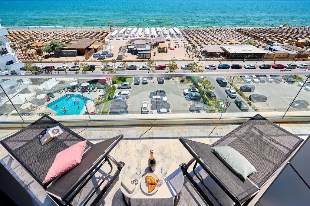 STEFINITY Apartment in Infinity Beach Resort - parking, Mamaia (updated ...