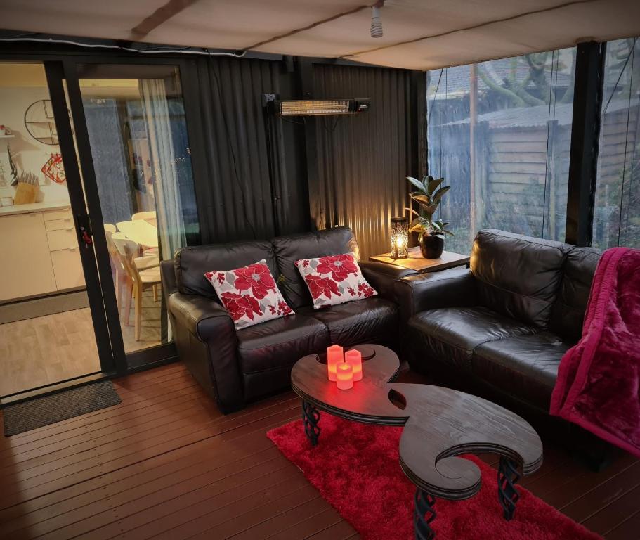 Arias Farm 2 bedroom Tiny Home with breakfast and shared spa, Rotorua ...