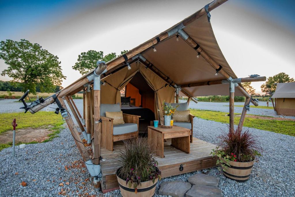 Roaring River Luxury Adventure Tent #14, Cassville (updated prices 2025)