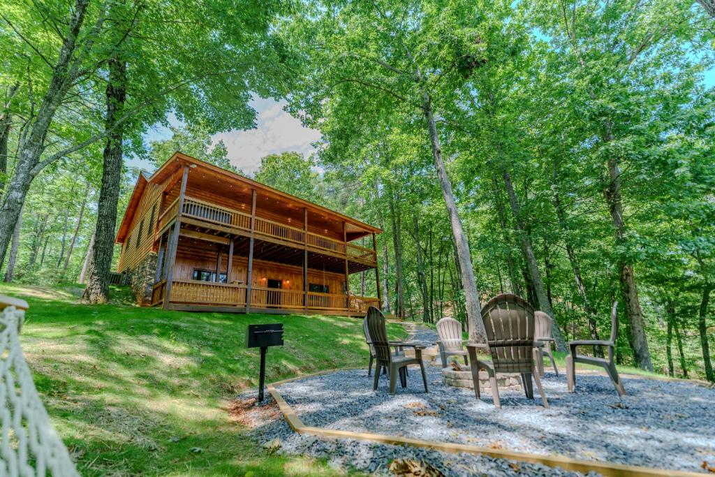 Luxury Cabin in Blue Ridge Mountains by Virtue Vacations, Blue Ridge ...