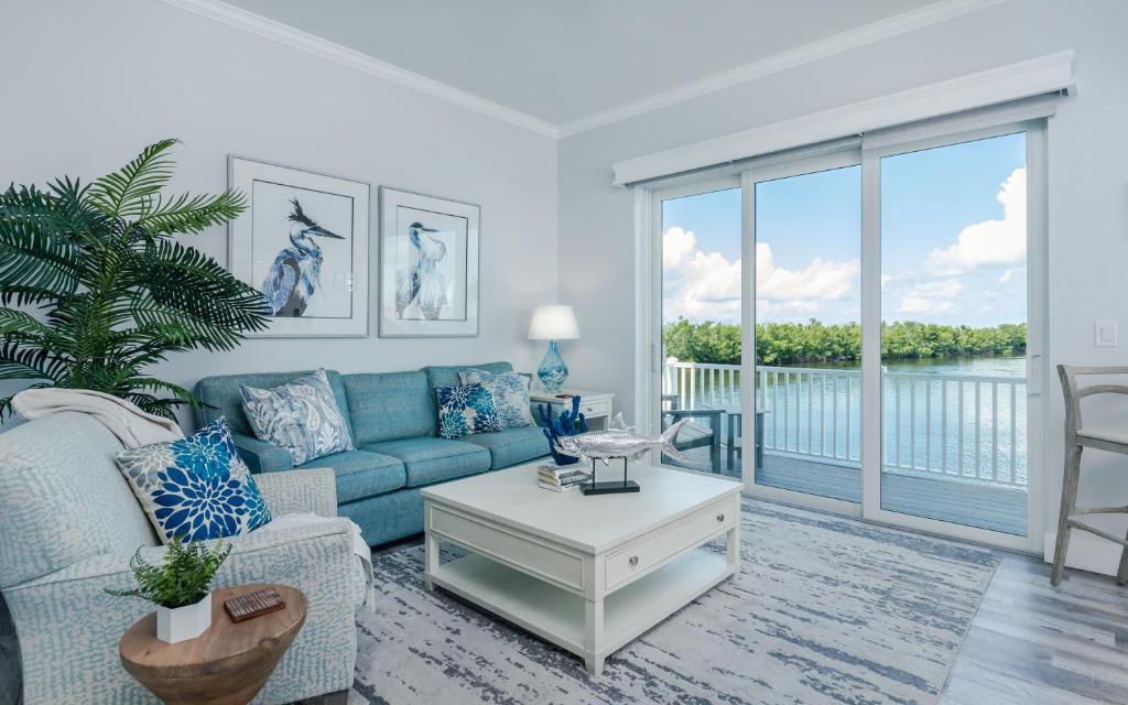 Manatee Suite 1 Funky Fish House at Cape Harbour, Cape Coral (updated ...