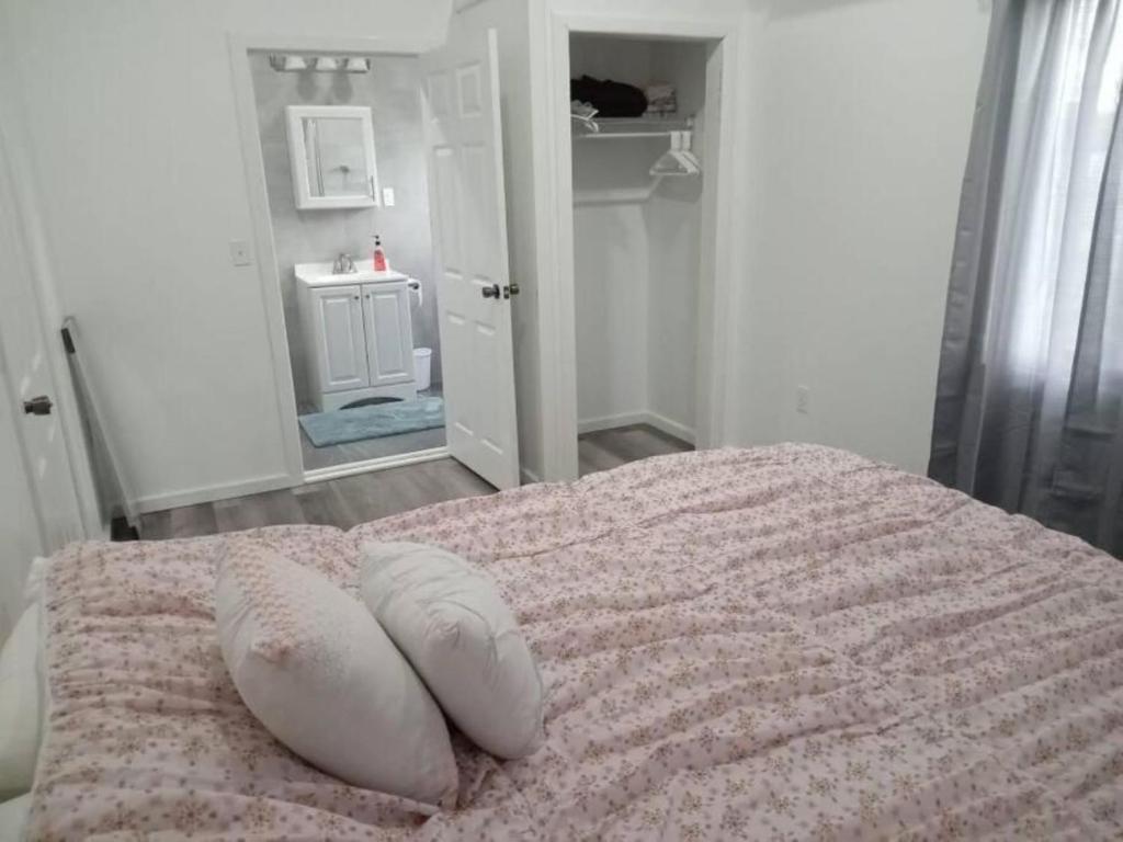 The Modern Cabin, Spanish Lookout (updated prices 2024)