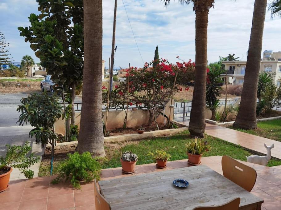 Lovely house apartment 2 bedrooms wiht nice view, Oroklini (precios ...