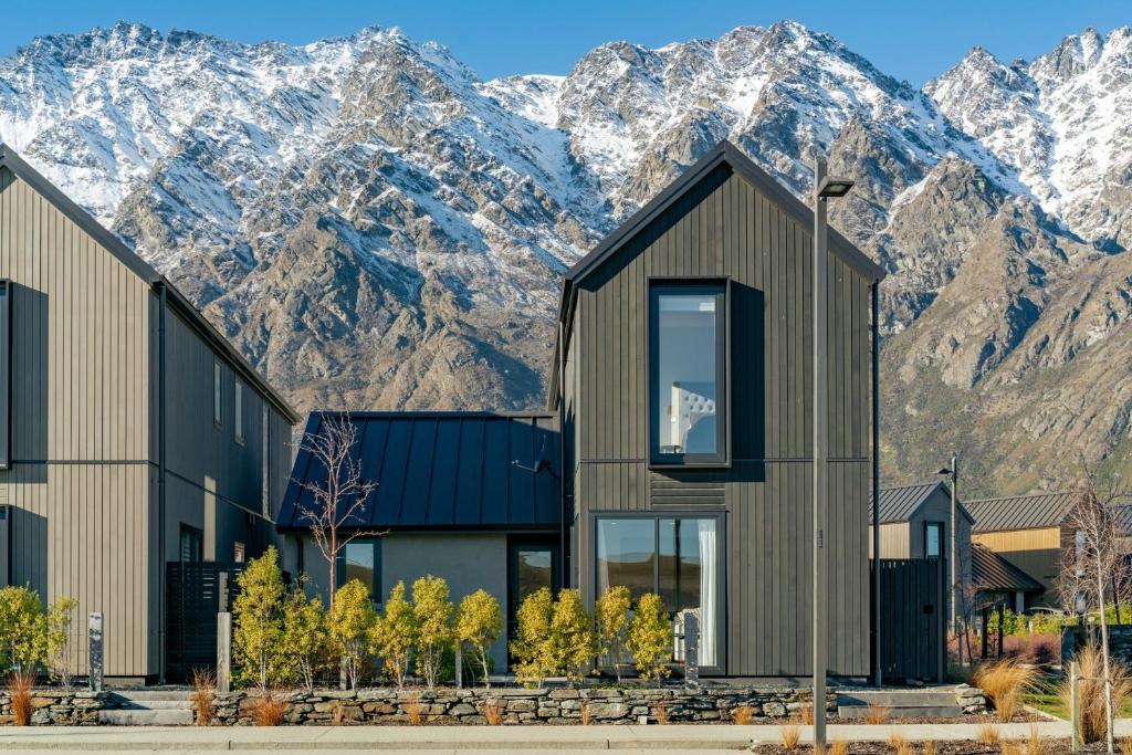 A Remarkable Retreat - Queenstown Holiday Home, Queenstown (updated ...