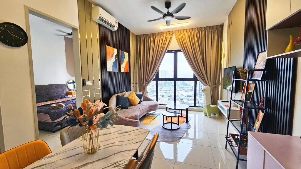 New Trion 2 KL City 5Pax Free shutter bus to MRT LRT, Kuala Lumpur ...