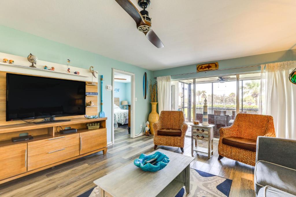 Beachfront Siesta Key Condo with Pool Access!, Siesta Key (updated ...
