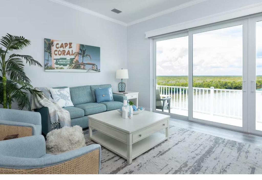 Manatee Suite 2 Funky Fish House at Cape Harbour, Cape Coral – Updated ...