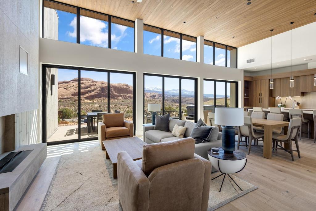 LIONSBACK RESORT, Moab (updated prices 2024)