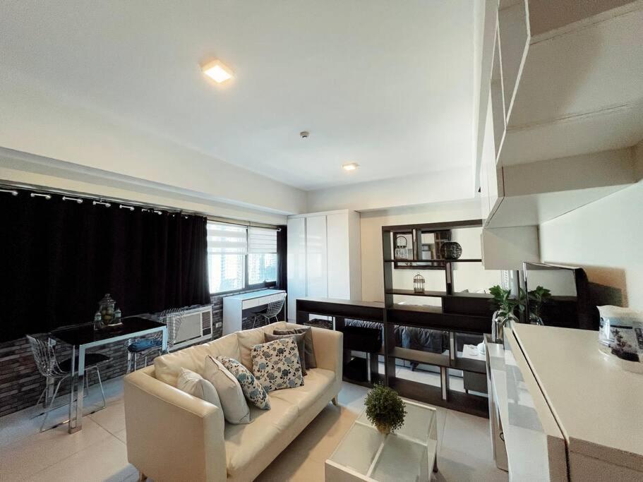 Deluxe Studio Unit in Icon Plaza BGC, Manila (updated prices 2024)