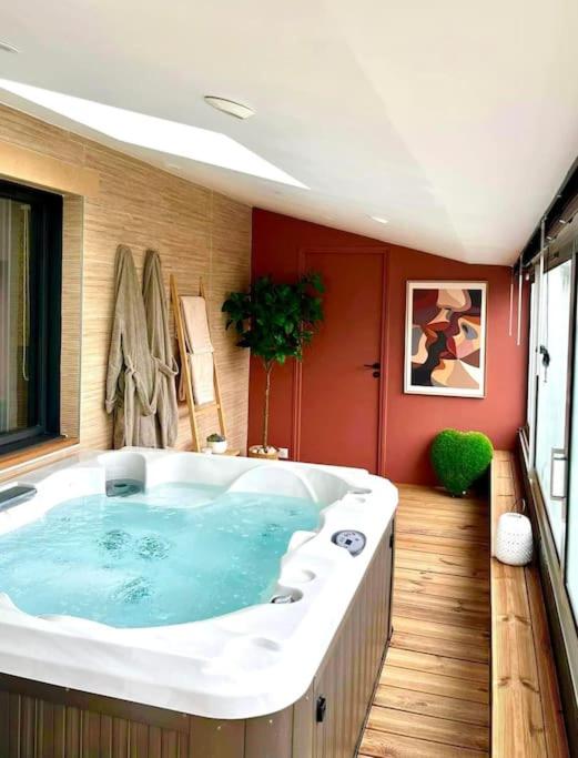 Au Ty Cocon,avec Jaccuzi privatif à 950 m de la plages et du GR34, Tréveneuc (updated prices 2026)