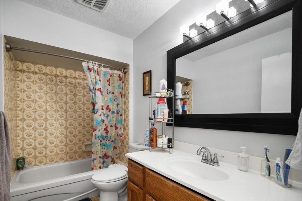 You escape from world, Abbotsford (updated prices 2025)