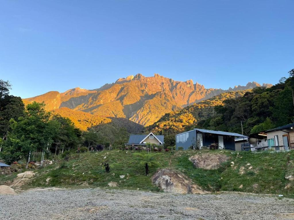 Komfy Kundasang Cabin & Campsite, Mesilau Mount Kinabalu, Kamburongoh (updated prices 2025)
