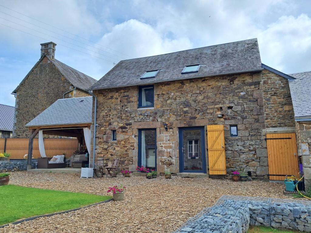 Stable Cottage at Le Prieuré, Mantilly (updated prices 2026)
