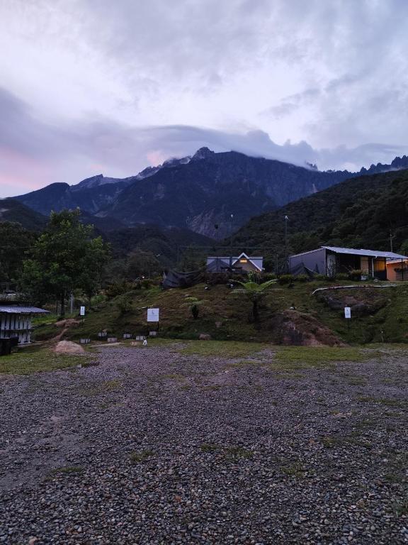 Komfy Kundasang Cabin & Campsite, Mesilau Mount Kinabalu, Kamburongoh ...