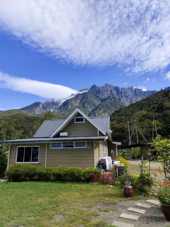 Komfy Kundasang Cabin & Campsite, Mesilau Mount Kinabalu, Kamburongoh ...
