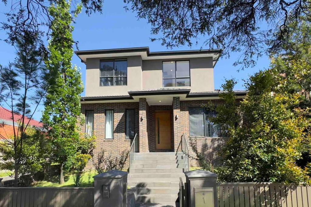 Modern house with Arcade games in a good location, Burwood (updated ...