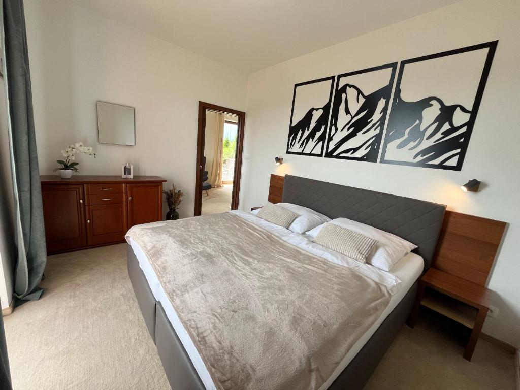 Tri Štíty Apartment with Tatra View Terrace, Veľká Lomnica (updated ...