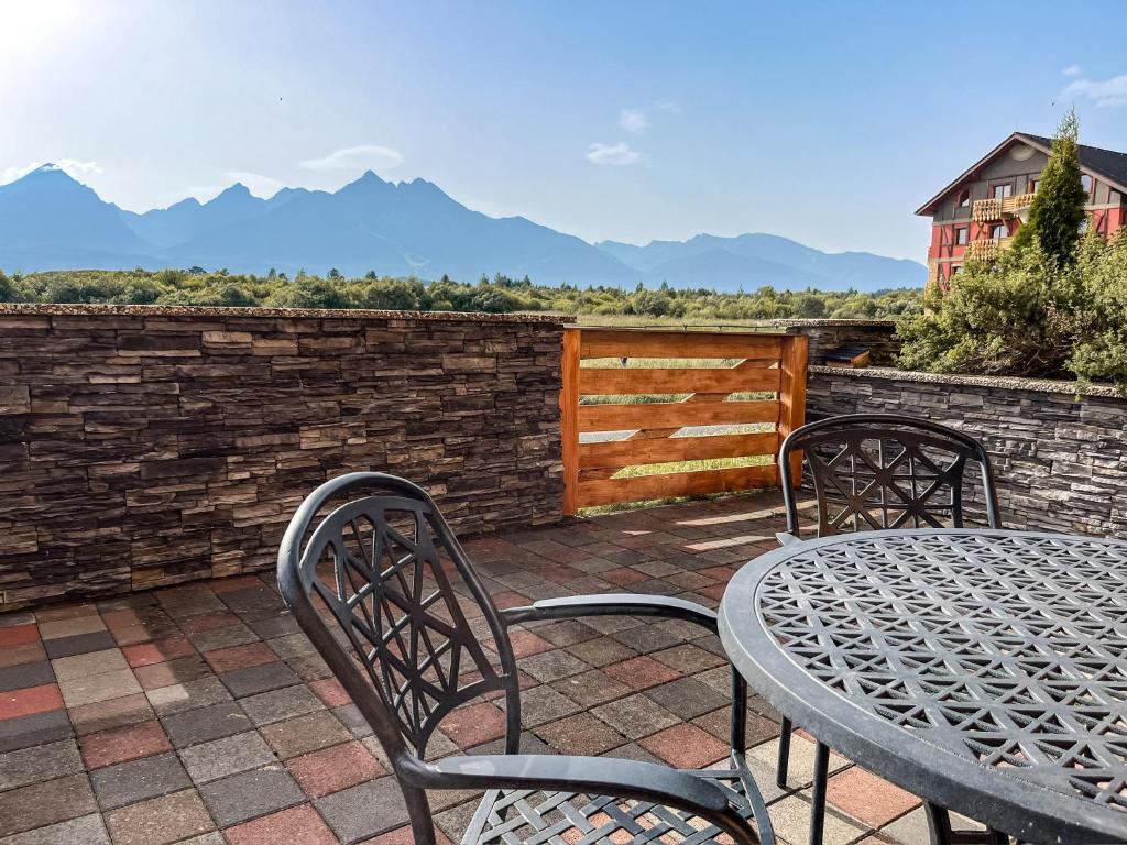Tri Štíty Apartment with Tatra View Terrace, Veľká Lomnica (prezzi ...