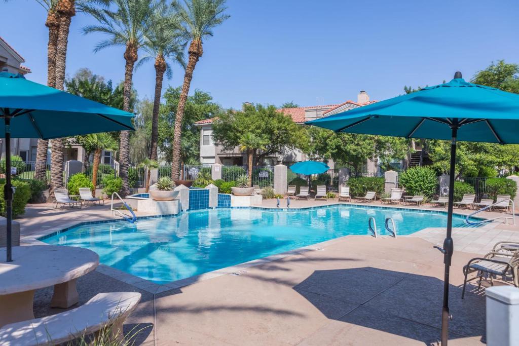 Modern Retreat in Ahwatukee Heated Pool Spa Gym, Phoenix (aktualisierte ...