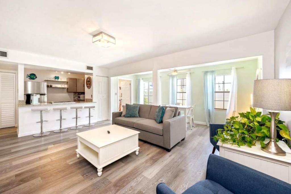 Emerald Escape Peekaboo Beach View 3 Pools, Destin (updated prices 2026)