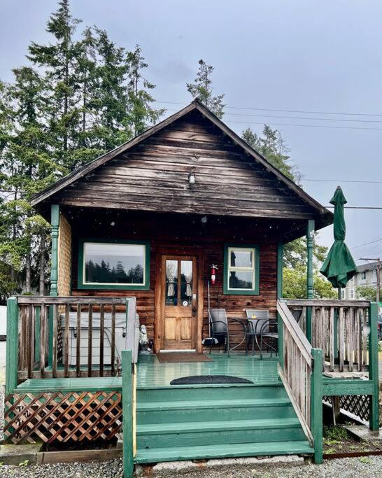 Bridge tender with loft, La Conner (updated prices 2026)