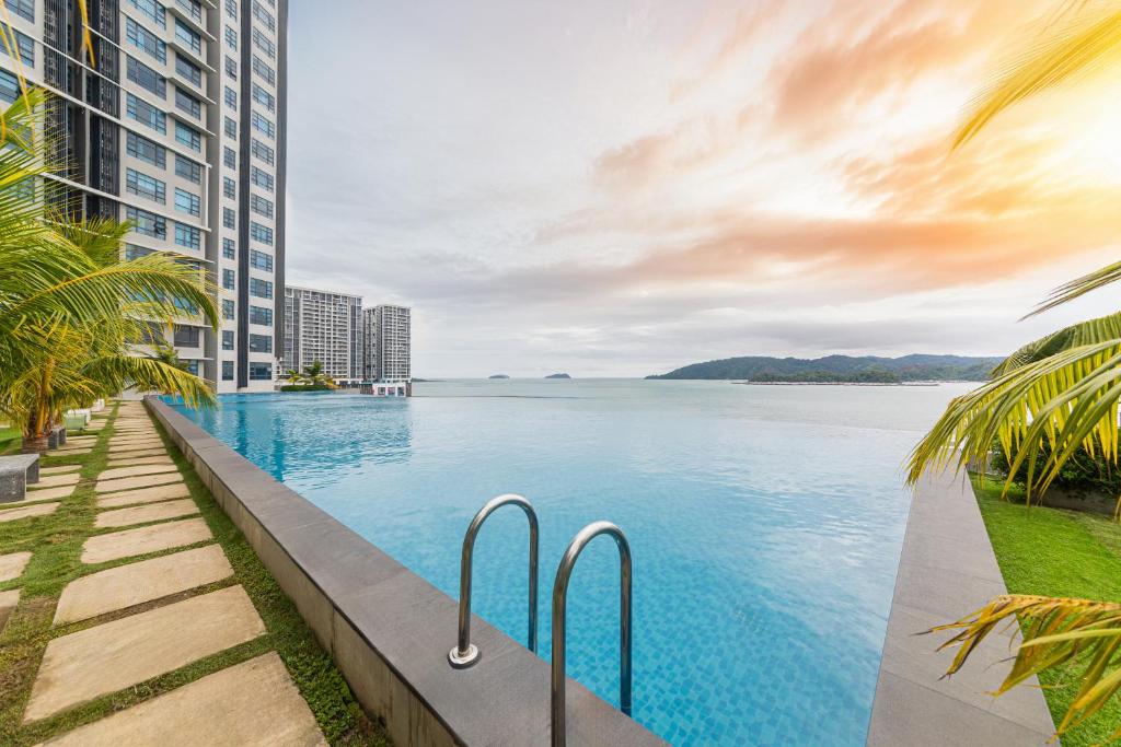 Charis Seaview Suites at Jesselton Quay Kota Kinabalu, Kota Kinabalu ...