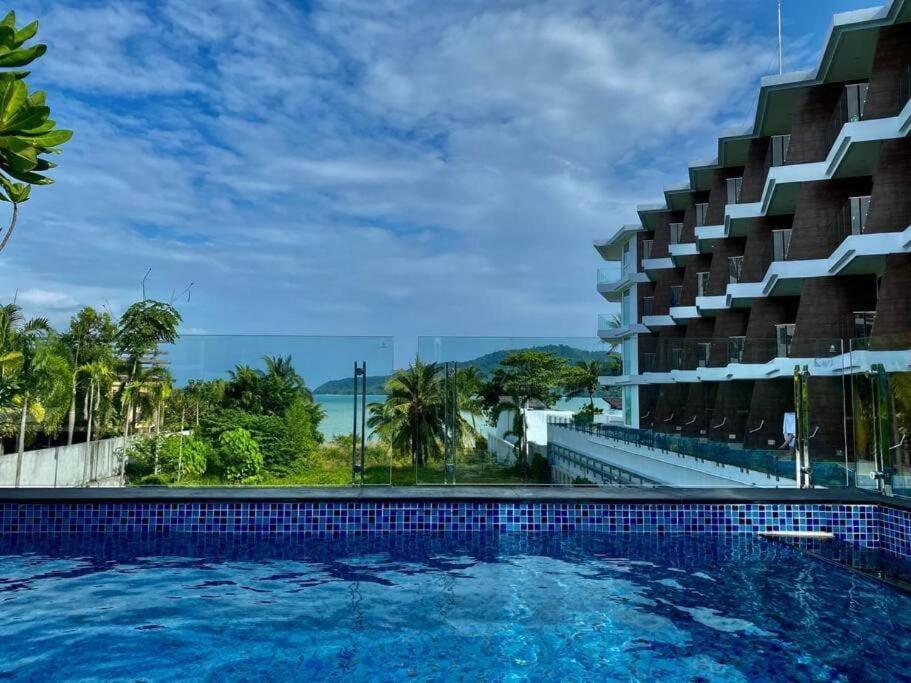 Sea View Beach Bar 5 Dinning Beach Front F3 c113, Rawai Beach (updated prices 2025)