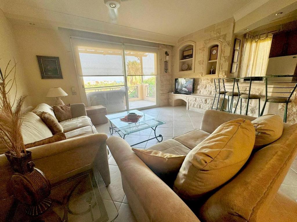 3BRS Charming Chalet 4-Min to Beach, Ain Sokhna (updated prices 2024)