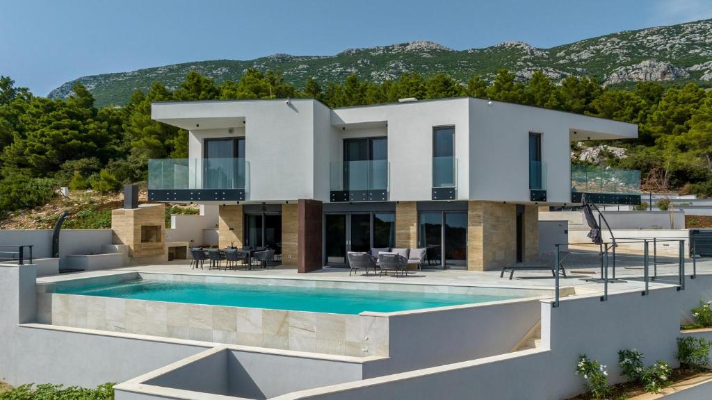 Modern villa on Peljesac, Potomje (updated prices 2025)