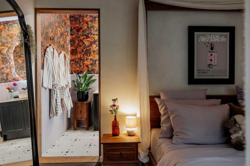 the little burrow on the magical Fleurieu Peninsula, Aldinga (updated ...