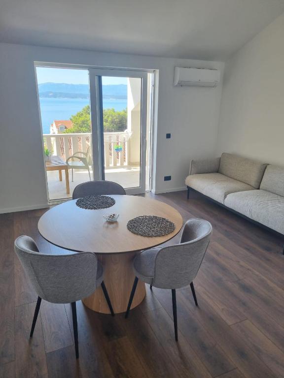 Apartments & Rooms LUKA, Bol (updated prices 2026)