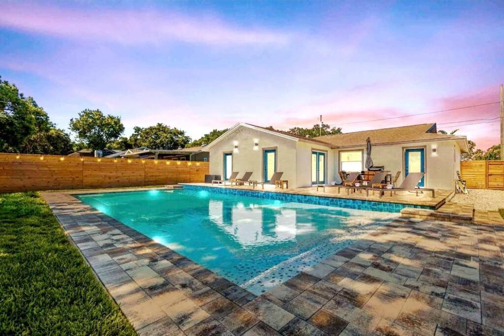 Seaside Luxury - Beach Entry Pool - Bunk Beds, Seminole (updated prices ...