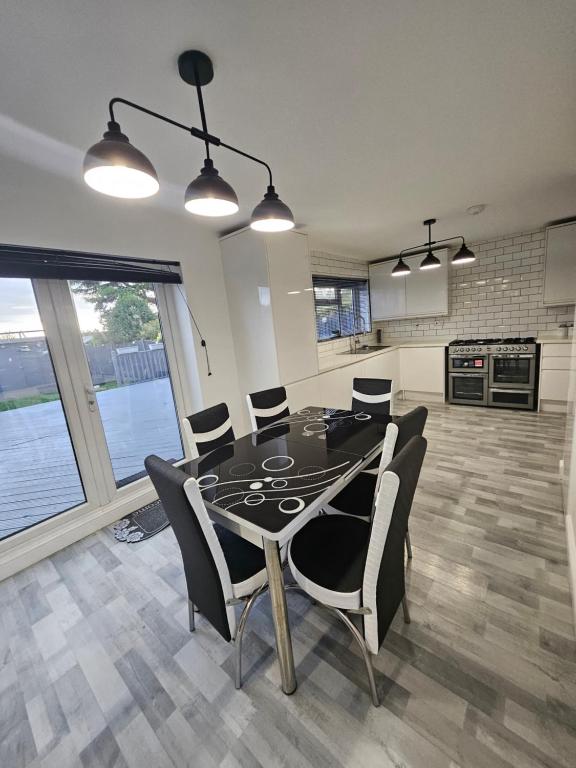 HomeBase, Goodmayes (preços atualizados para 2025)