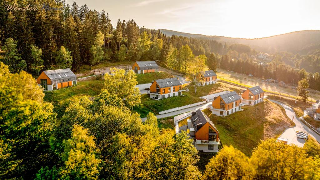 Wonder Home - Domki Hillside tuż przy stoku narciarskim - na terenie kompleksu plac zabaw i ...