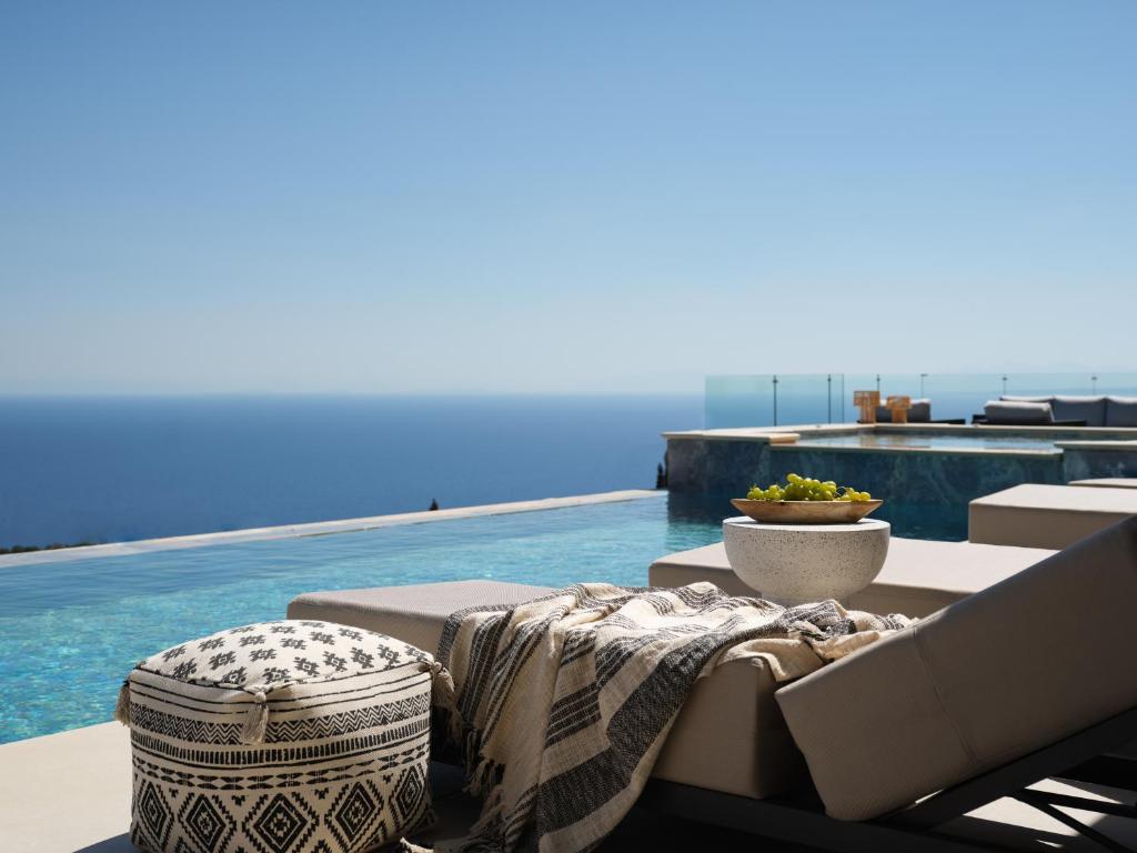 Elpida Luxury Villa, with Infinity Pool & Spa Whirlpool, By ThinkVilla ...