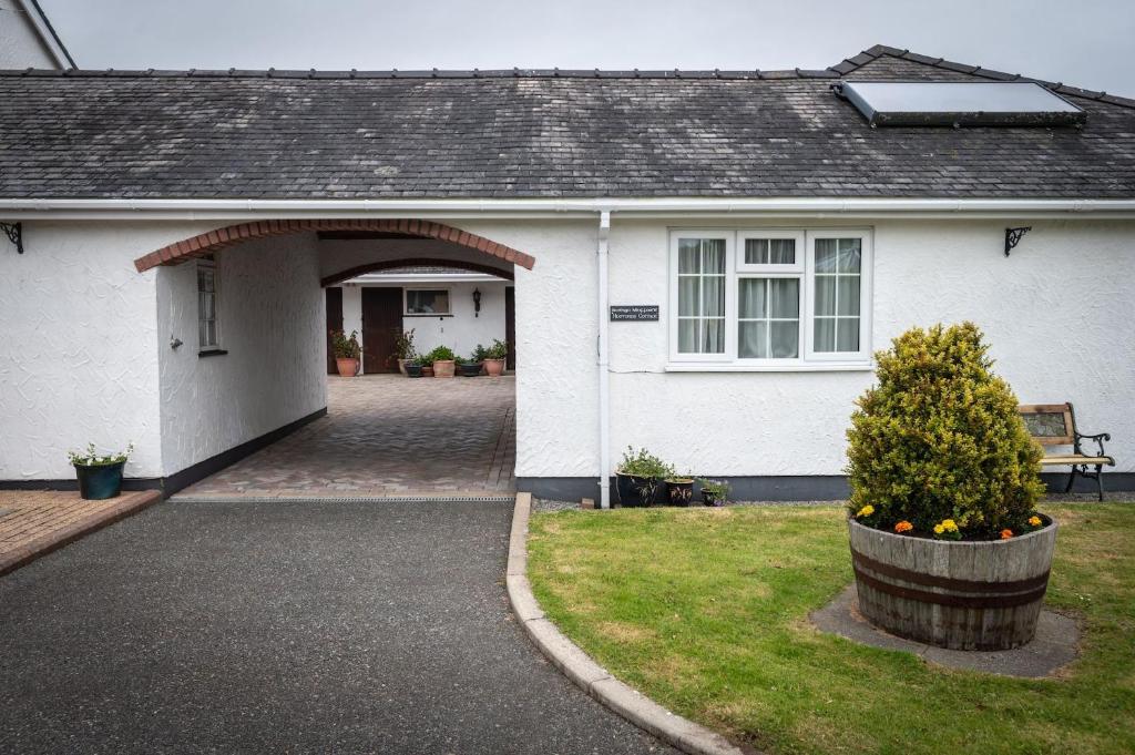 Minffordd Cottage, Moelfre, Moelfre (updated prices 2025)