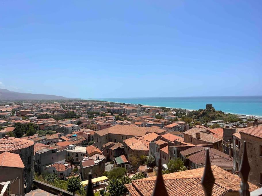 Appartamento vista mare in Centro Storico, Scalea (updated prices 2025)