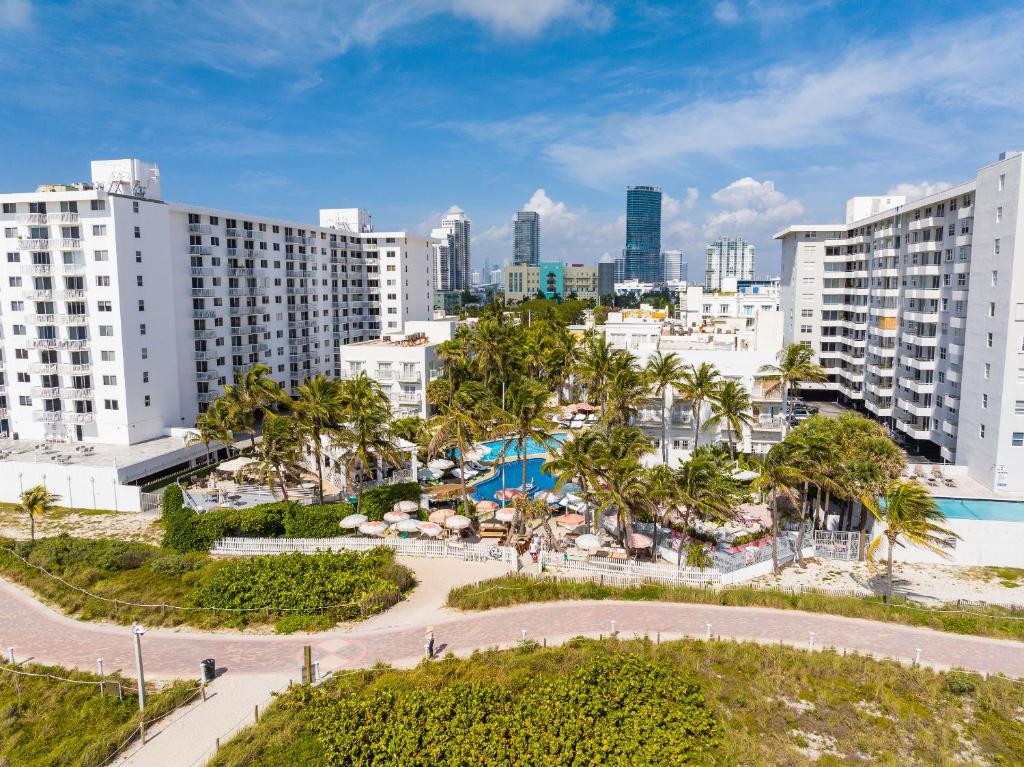 The Savoy Hotel & Beach Club, Miami Beach (updated prices 2025)