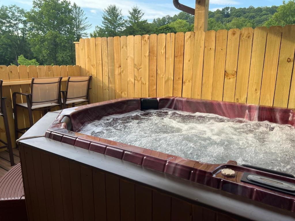 Stay, play and relax in Ohiopyle, PA, Hot tub, Pool table, next to the ...