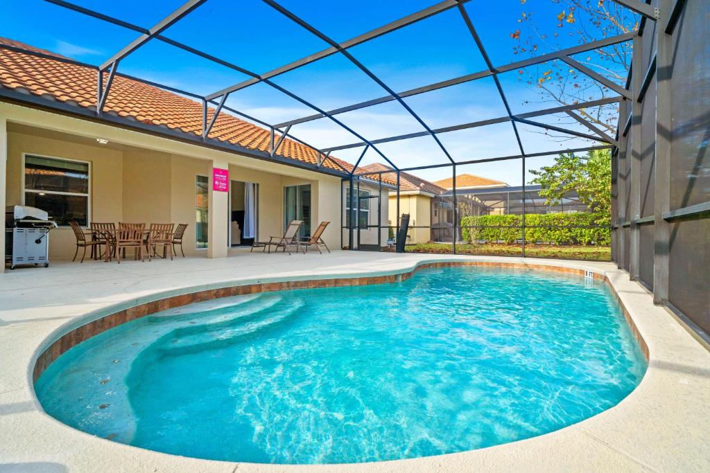 4096 Oaktree Drive, Davenport (updated prices 2025)