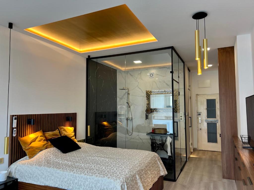 Golden Studio at Erzsebet bridge, Budapest (updated prices 2026)