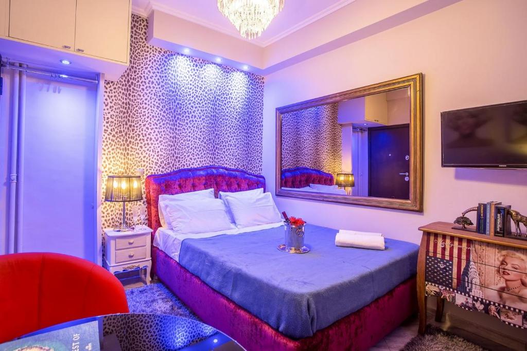 Iris exclusive ap in historic center, Athens (updated prices 2025)