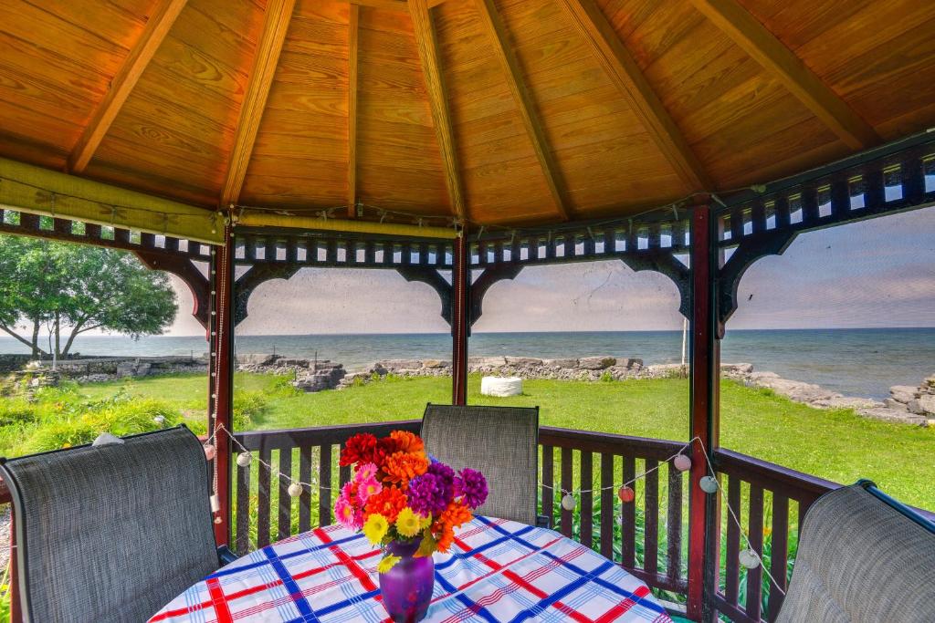 Lakefront Views and Private Yard Three Mile Bay Gem, Three Mile Bay ...