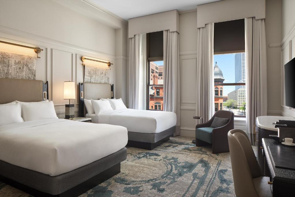 The Pfister Hotel, Milwaukee (updated prices 2025)