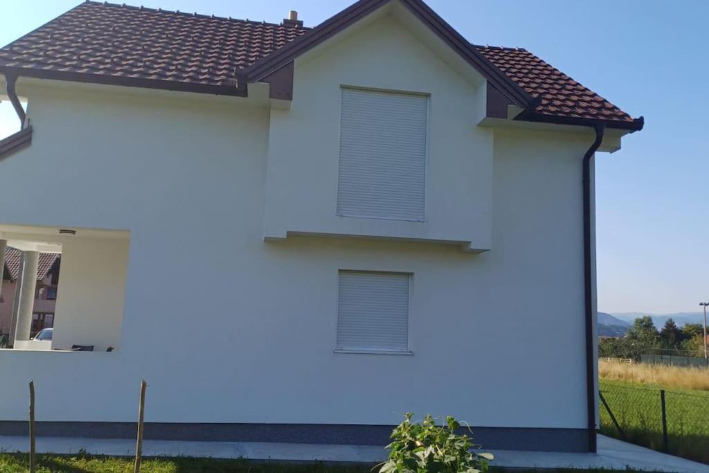 Kleines Haus - Mala Kuca BP, Bijelo Polje (precios actualizados 2024)