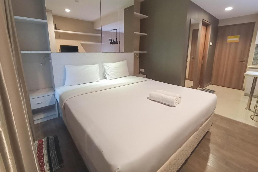 Elegant and Cozy Studio Student Park Apartment By Travelio, Seturan ...