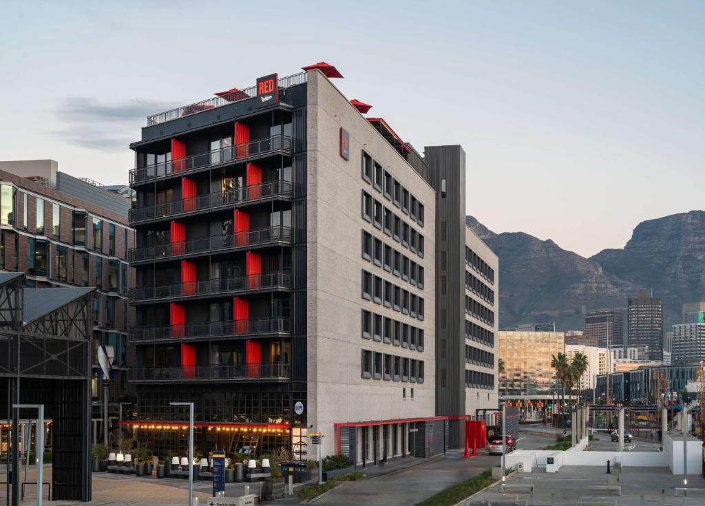 Radisson RED Hotel V&A Waterfront Cape Town, Cape Town (updated prices ...