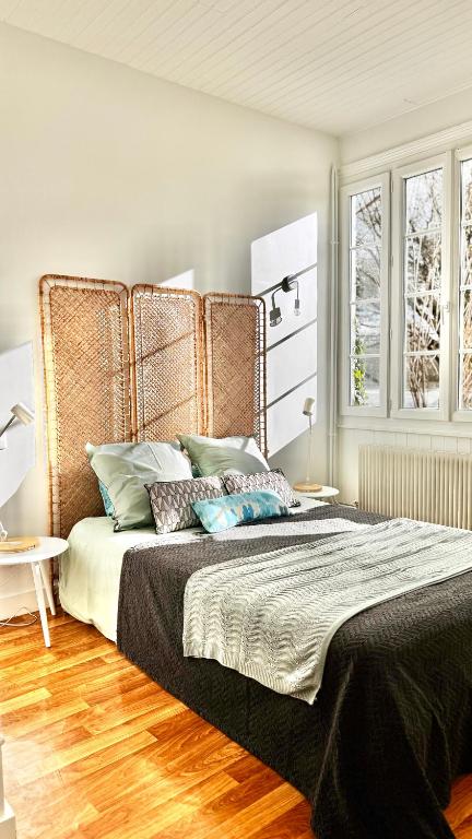 Ile de Malvy, Saint-Simeux (updated prices 2025)