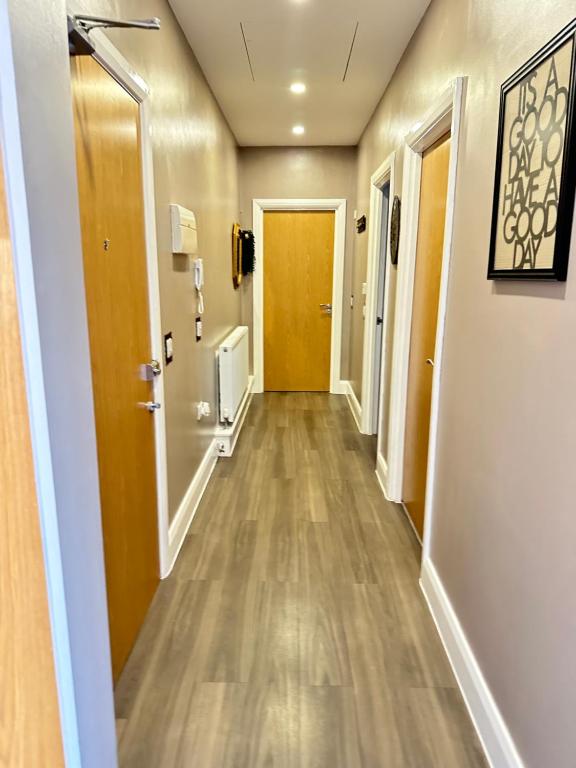 luxury 2 bedroom flat with a kitchen, Lower Gornal (updated prices 2026)