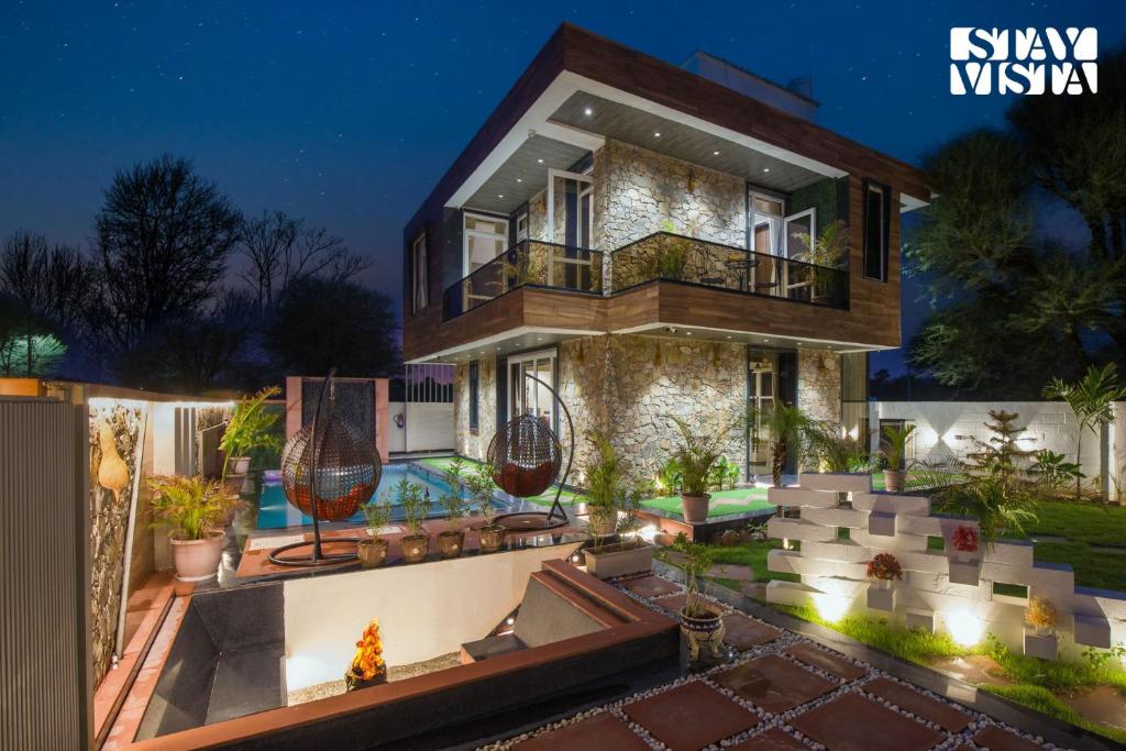 StayVista at Talin Farms with Mountain View, Pool, Jaipur (updated ...